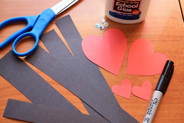 Easy Valentine's Day Paper Craft: Heart Buddies | Marin Mommies